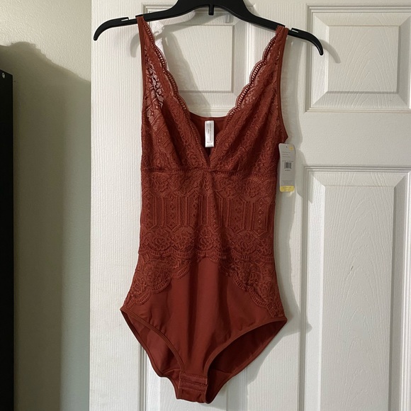 Adrienne Vittadini | Tops | Lace Body Suit Adrienne Vittadini | Poshmark